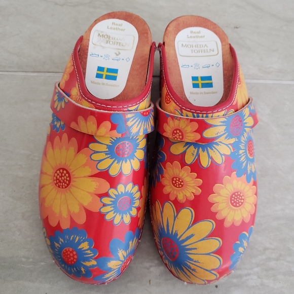 Moheda Toffeln | Shoes | Guc Moheda Toffeln Floral Leather Clogs | Poshmark
